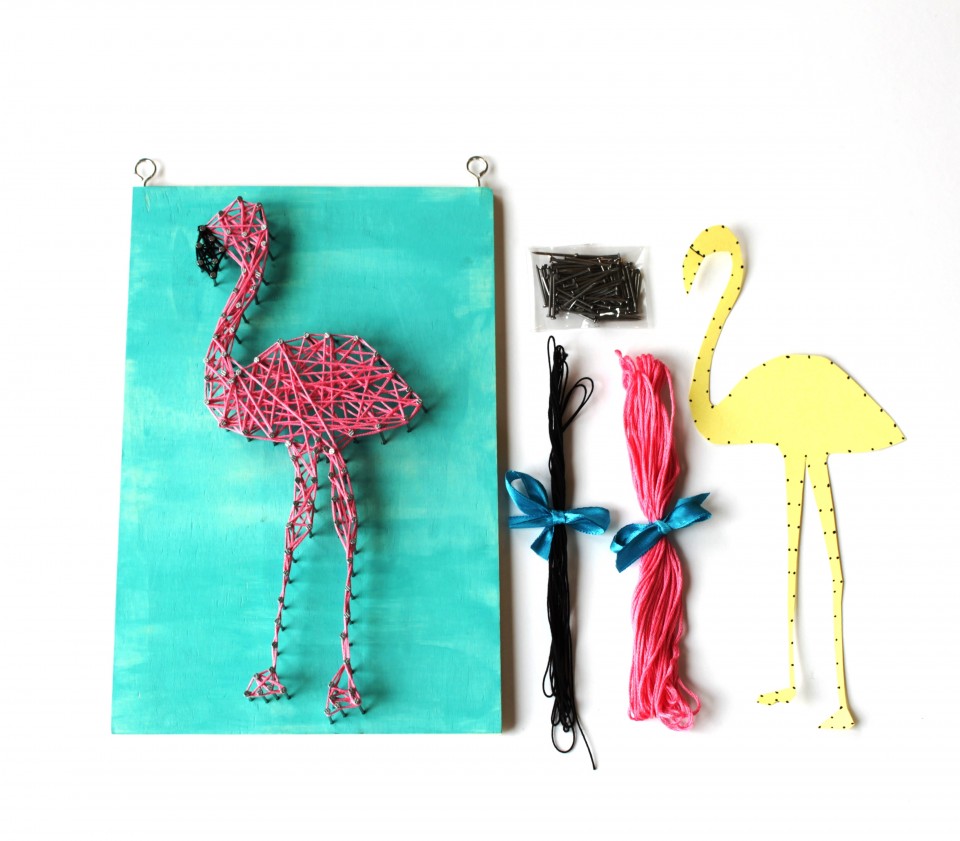 Chaguta - DIY KITS - A flamingo DIY string art kit
